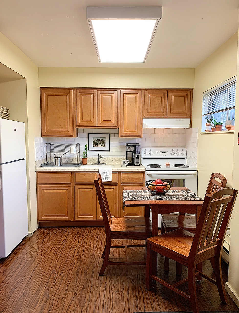 Stylish updates for a tiny college apartment kitchen